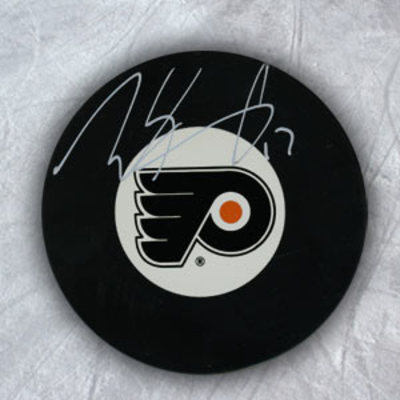 WAYNE SIMMONDS Philadelphia Flyers Autographed Hockey Puck - NHL Auctions