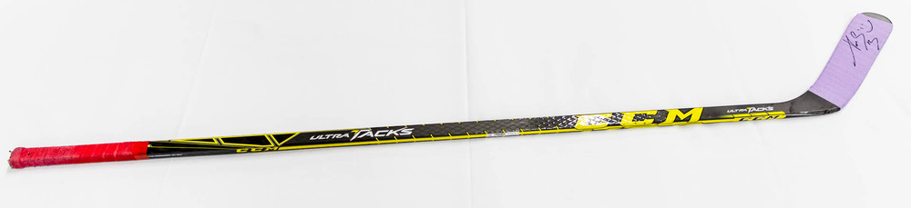 Autographed Pavel Datsyuk Hockey Fights Cancer Stick - NHL Auctions