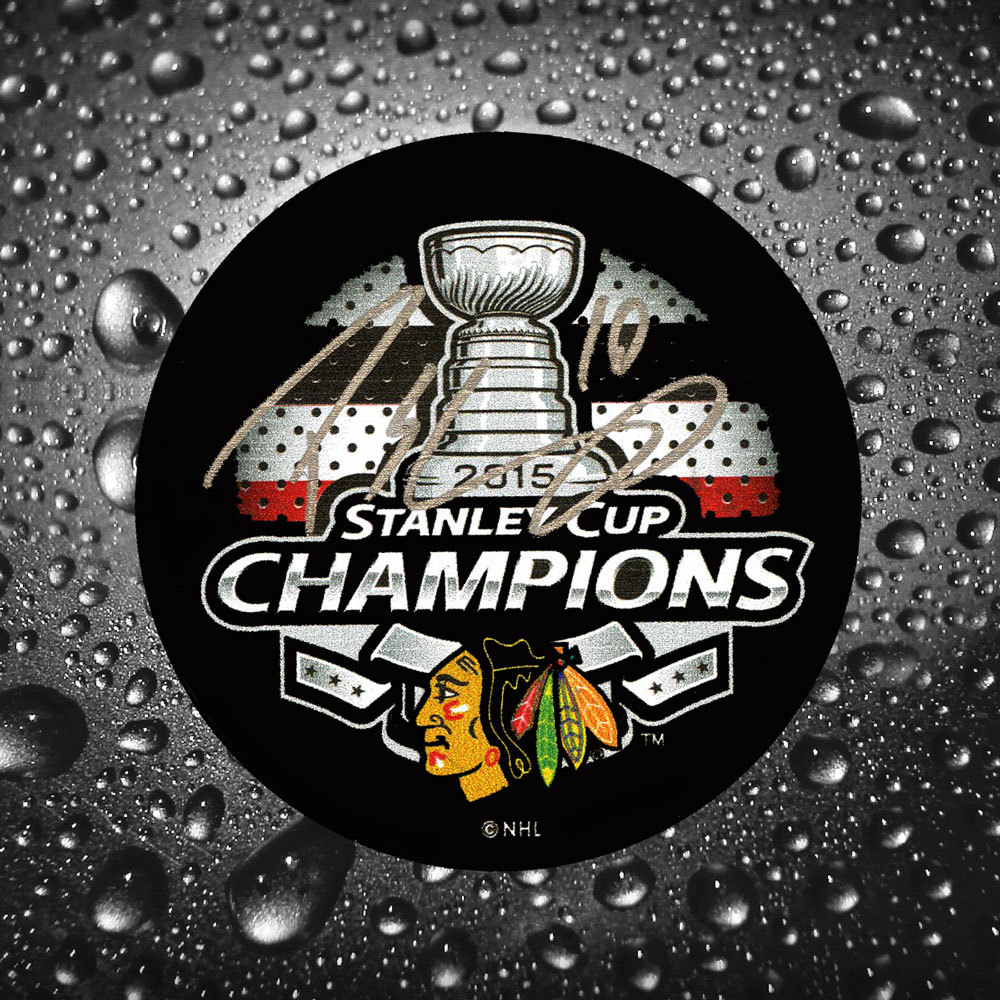 Patrick Sharp Chicago Blackhawks Autographed Puck - NHL Auctions