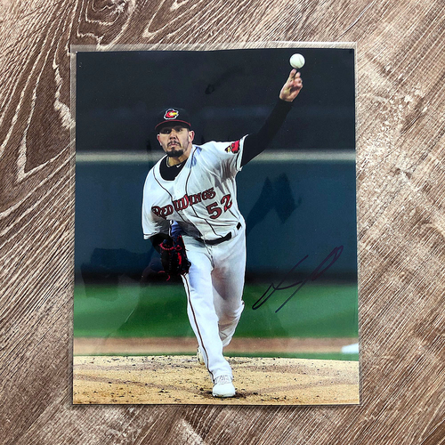UMPS CARE AUCTION: Lewis Thorpe Signed Photo | MLB Auctions