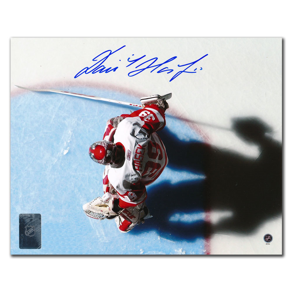 Domink Hasek Detroit Red Wings OVERHEAD Autographed 8x10 - NHL Auctions