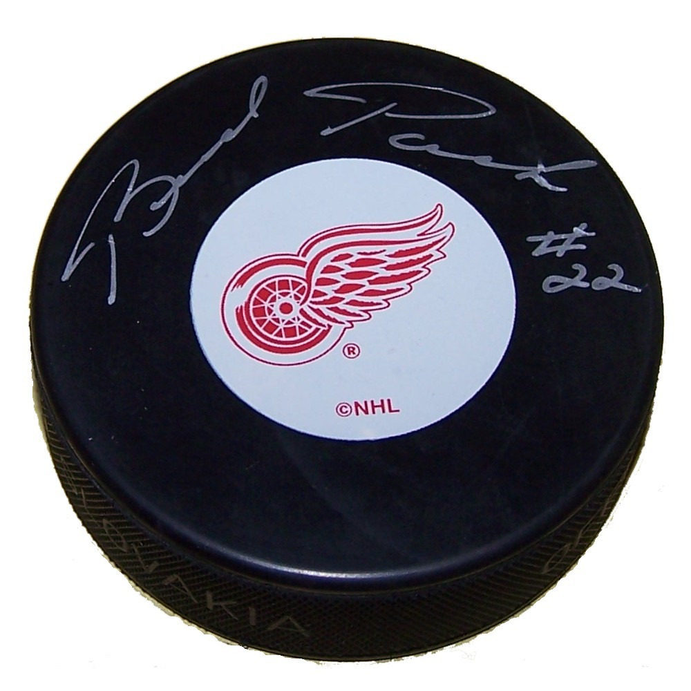 Brad Park Autographed Detroit Red Wings Puck - NHL Auctions