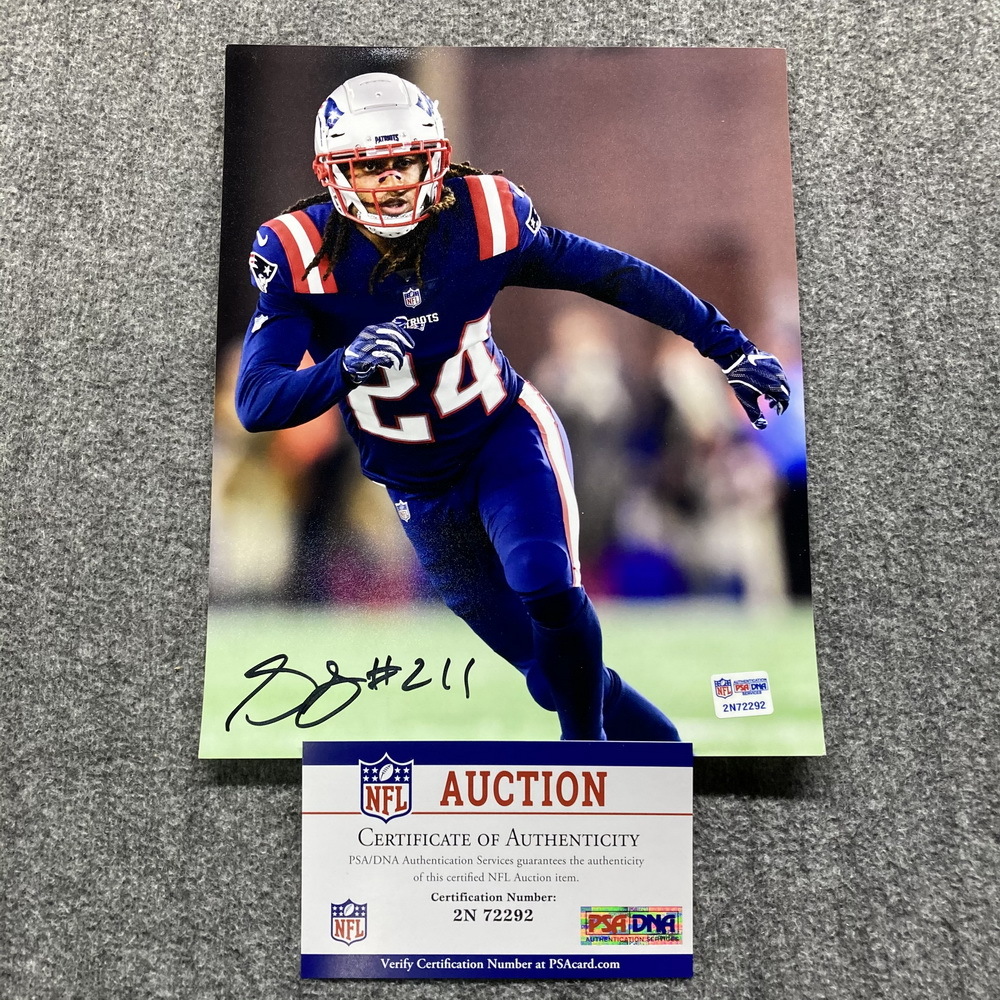 Patriots - Stephon Gilmore Signed 8x10 Photo | The official auction ...