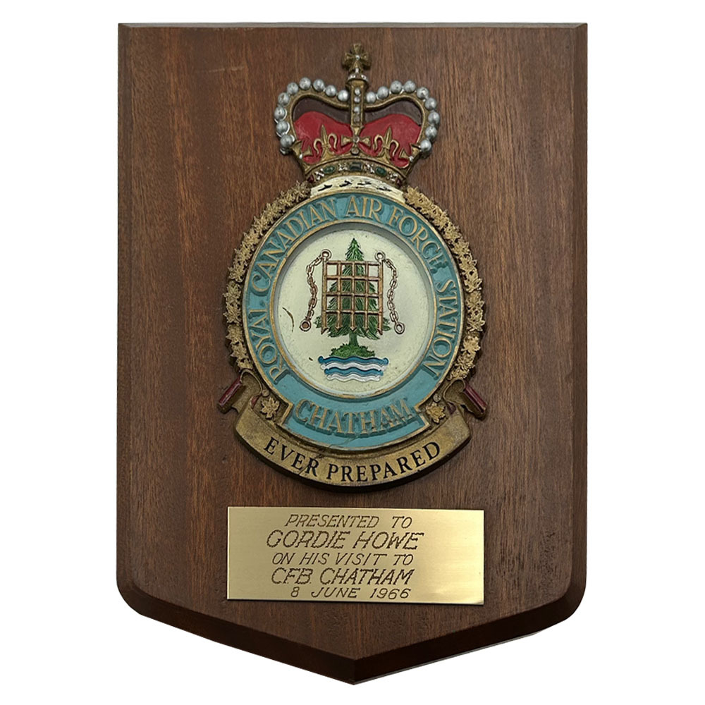 Gordie Howe's CFB Chatham Plaque - June 8, 1966 - NHL Auctions