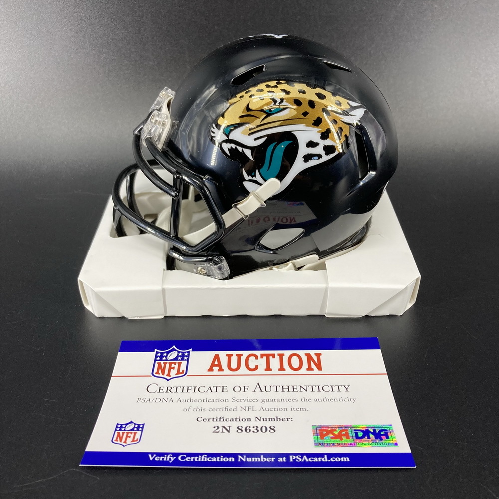 NFL - Jaguars Travon Walker signed Mini Helmet | The official auction ...