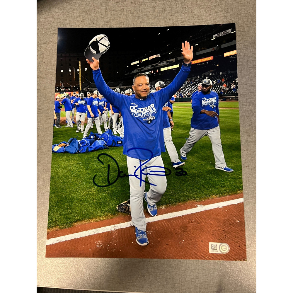 Dave Roberts Authentic Autographed Photograph | Los Angeles Dodgers ...