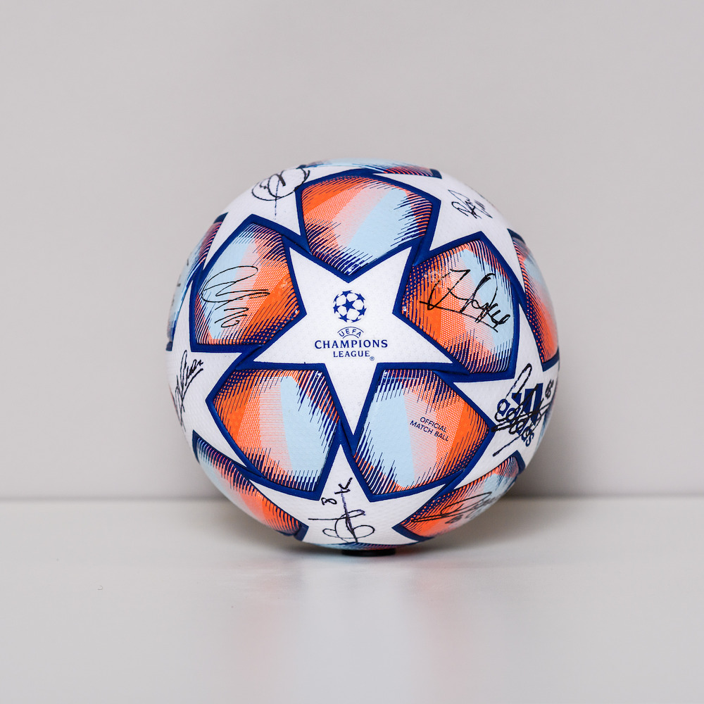 20/21 Champions League Ball signed by the Liverpool FC Team | UEFA ...