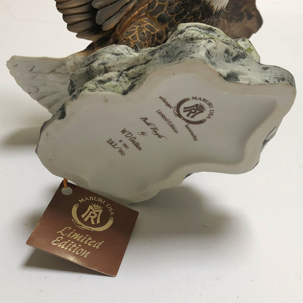 Gordie Howe's Limited-Edition Maruri USA Bald Eagle Statue - NHL Auctions