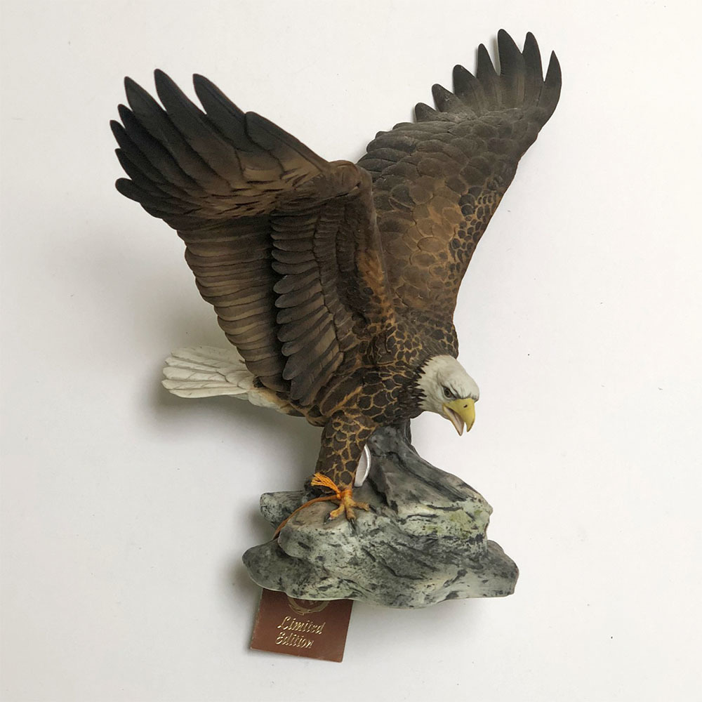 Gordie Howe's Limited-Edition Maruri USA Bald Eagle Statue - NHL Auctions