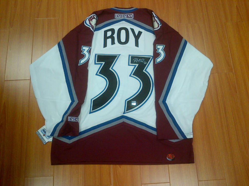 PATRICK ROY Colorado Avalanche SIGNED Retro CCM Jersey - NHL Auctions