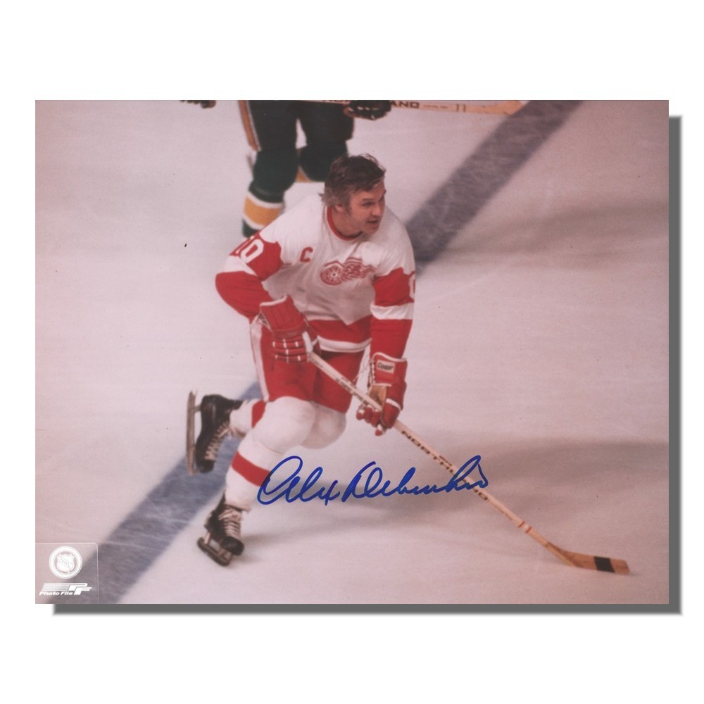 Alex Delvecchio Autographed Detroit Red Wings 8x10 Photo - NHL Auctions