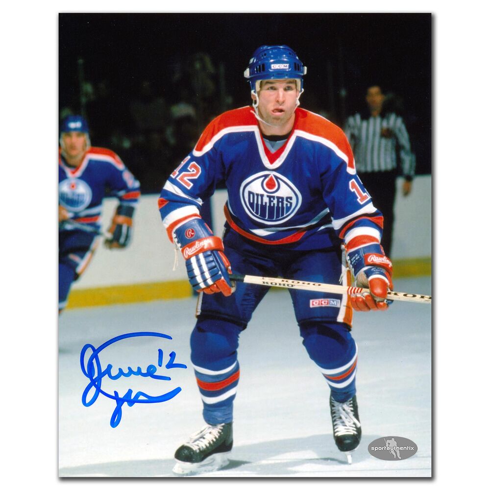 Dave Hunter Edmonton Oilers Autographed 8x10 - NHL Auctions
