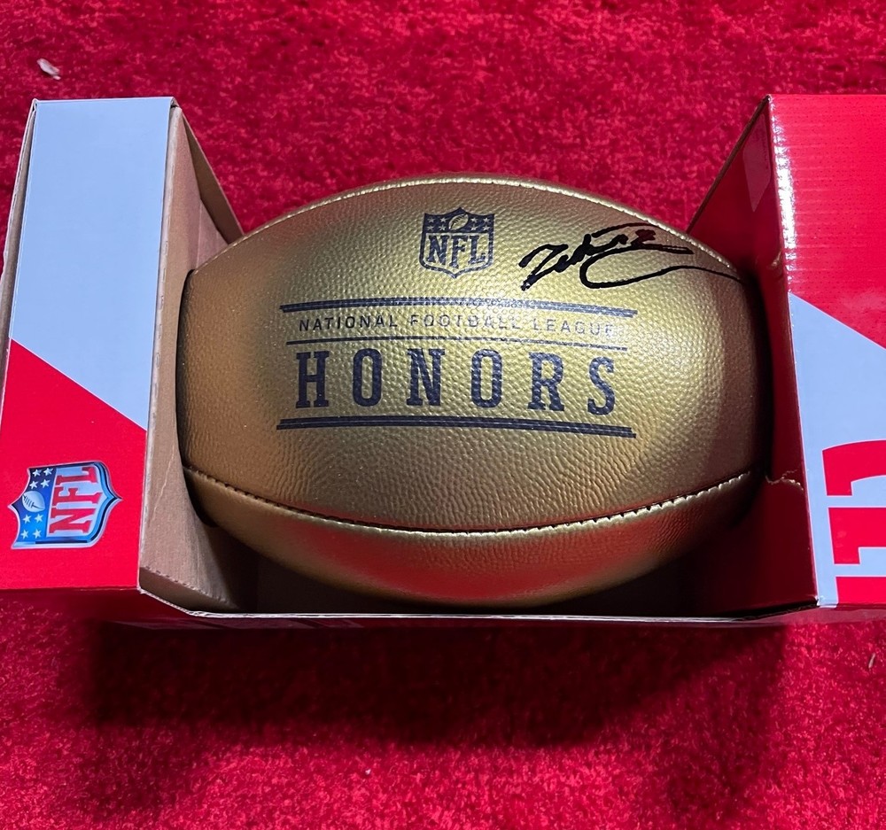 NFL Honors - Gold Football signed by Cedric the Entertainer | The ...