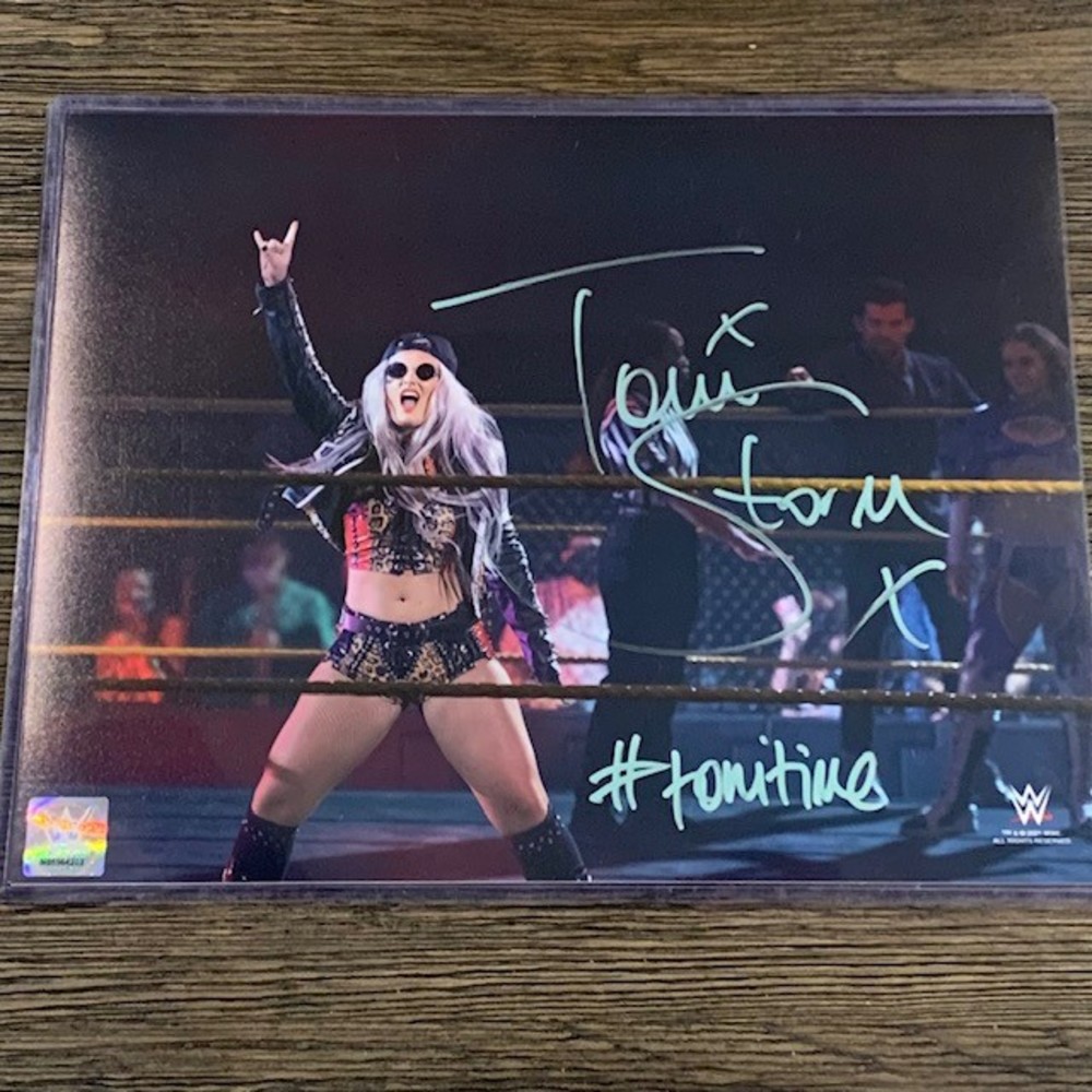 Toni Storm SIGNED 11x14 Photo Green Signature(Auction 3) | WWE Auction