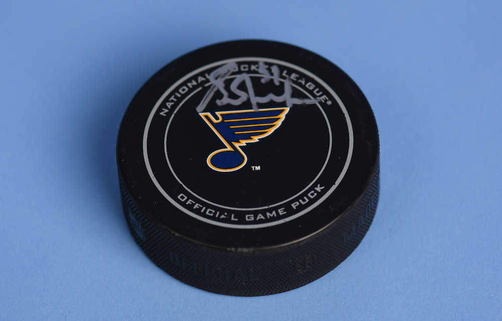 Grant Fuhr autographed St. Louis Blues puck - NHL Auctions