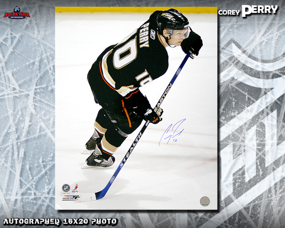 COREY PERRY Signed Anaheim Ducks 16 X 20 Photo - 77218 - NHL Auctions