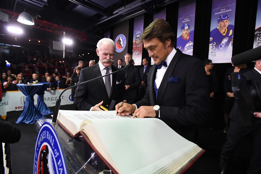 Teemu Selanne Book Signing Stage Banner - 2017 Induction Ceremony ...