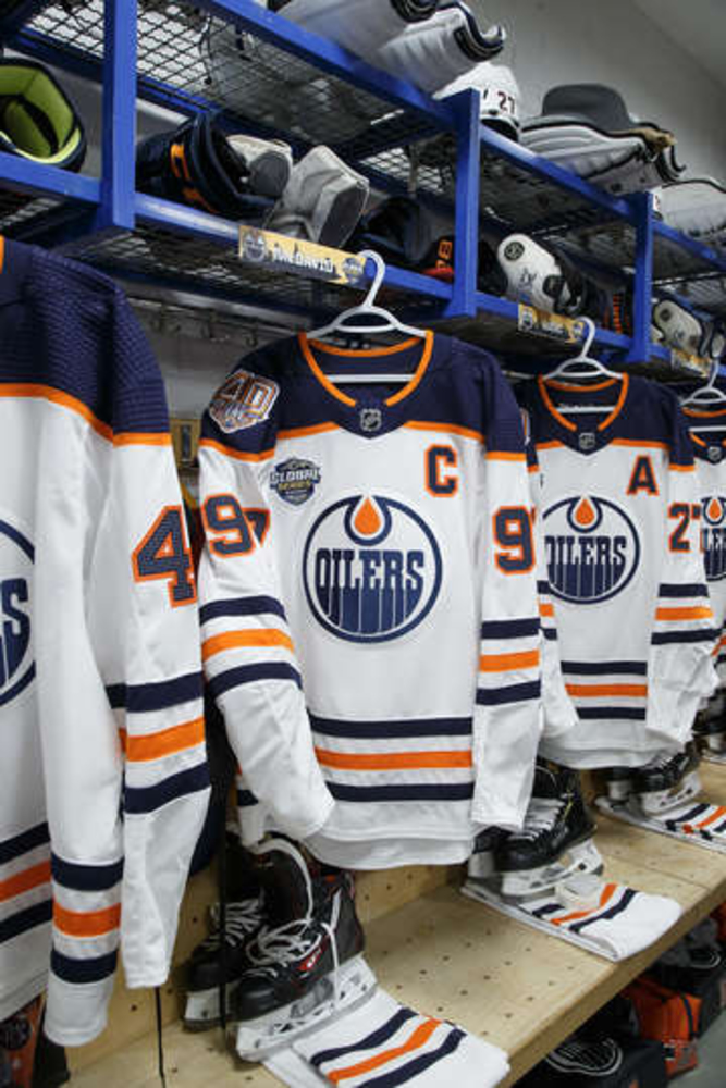 Complete Set of 30 Edmonton Oilers Locker Room Stall Nameplates Used ...