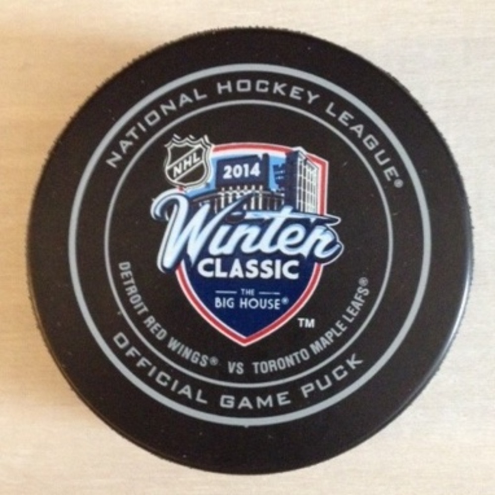 2014 Winter Classic - Toronto Maple Leafs - #42 Tyler Bozak - Goal Puck ...