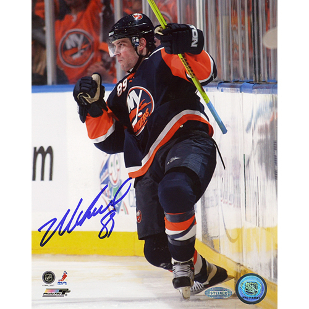 Mike Comrie Autographed Fist Pump 16x20 Photograph - NHL Auctions