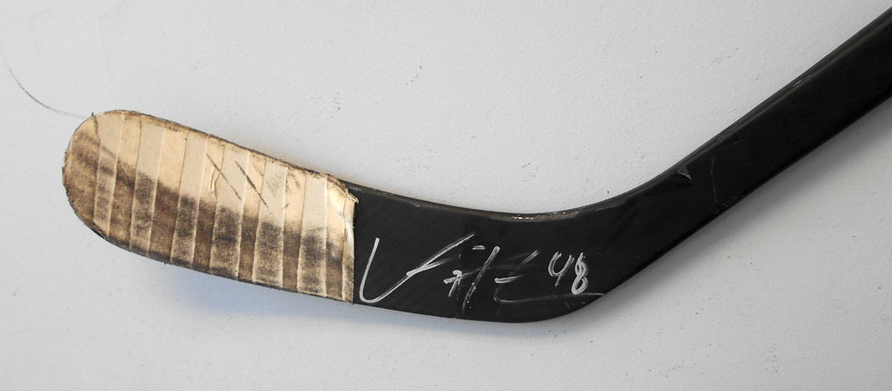 #48 Vinnie Hinostroza Game Used Stick - Autographed - Chicago ...