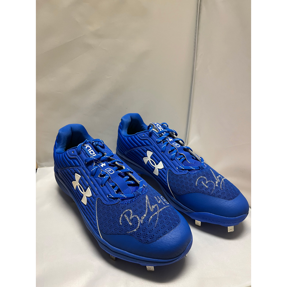 Brusdar Graterol Autographed Cleats - Not MLB Authenticated | Los ...