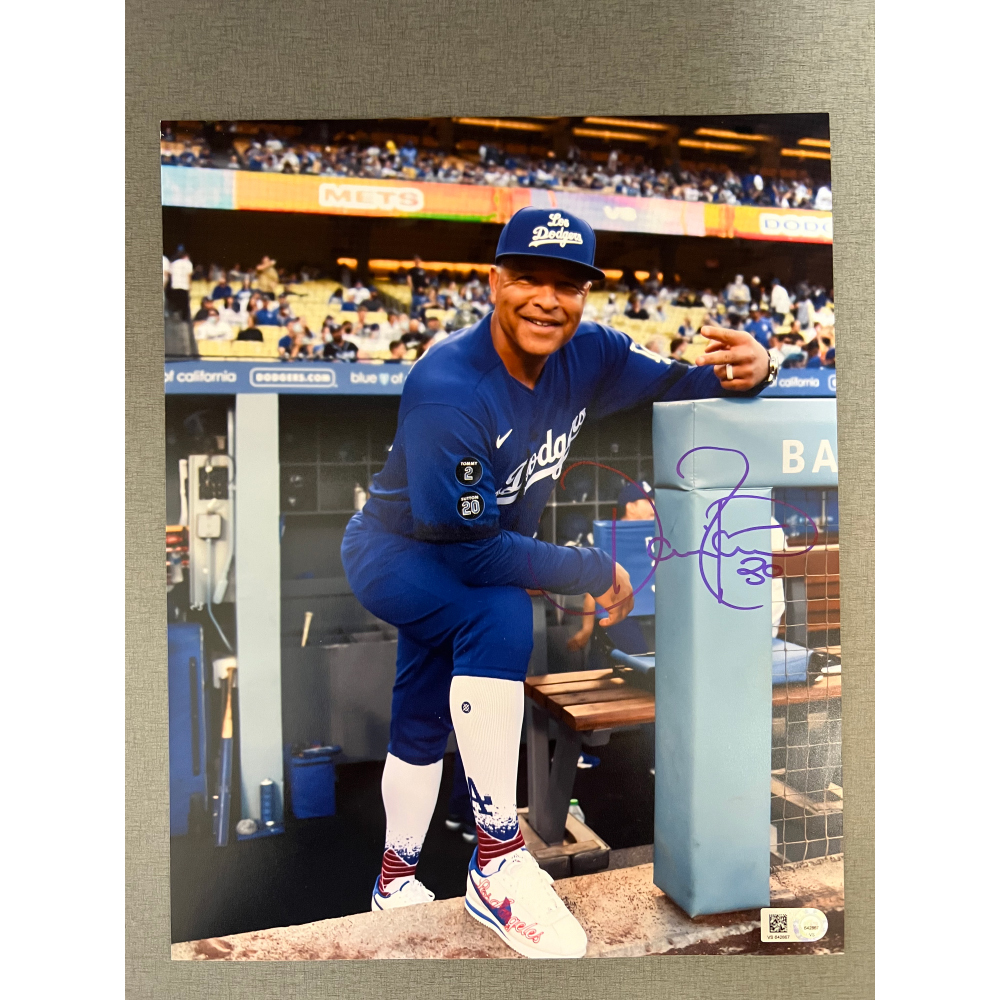 Dave Roberts MLB Authenticated Autographed Photo | Los Angeles Dodgers ...