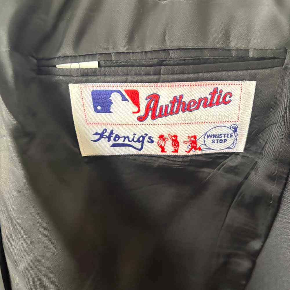 UMPS CARE AUCTION: Gery Cederstrom Plate Coat, Size 52 Long | MLB Auctions