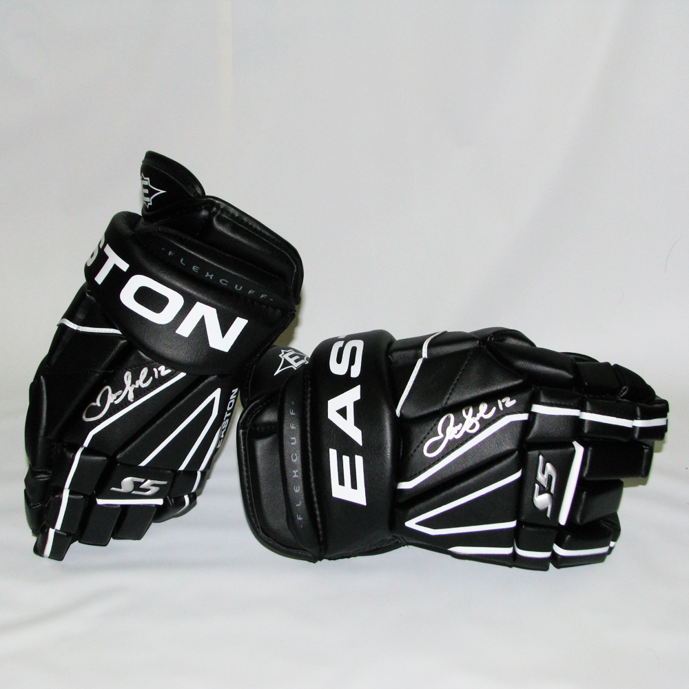 JAROME IGINLA Signed Los Angeles Kings Easton Model Gloves - NHL Auctions