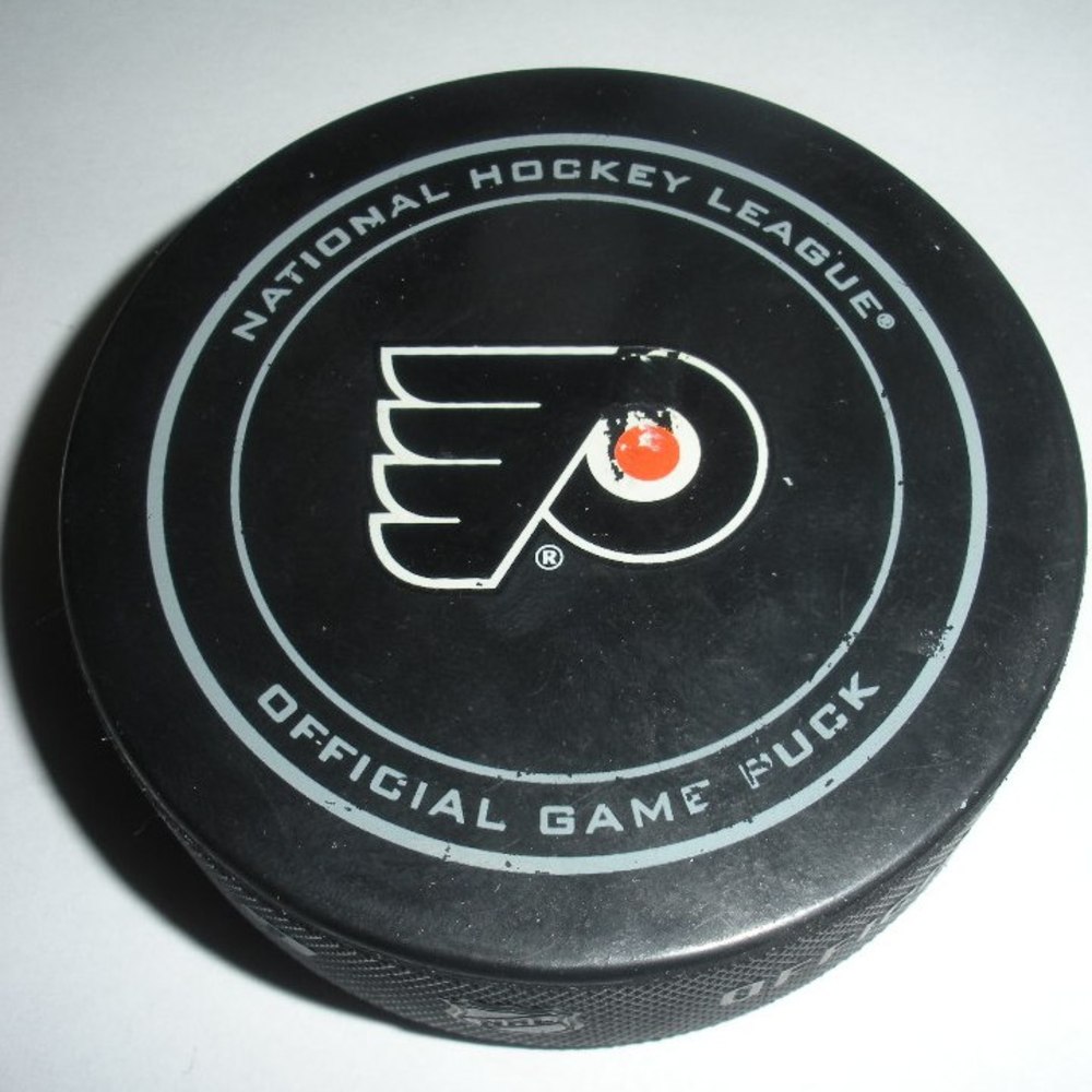 Wayne Simmonds - Philadelphia Flyers - Goal Puck - October 11, 2014 ...