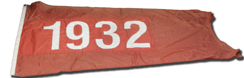 Wrigley Field Collection -- Rooftop Flag -- 1932 | Chicago Cubs Auctions