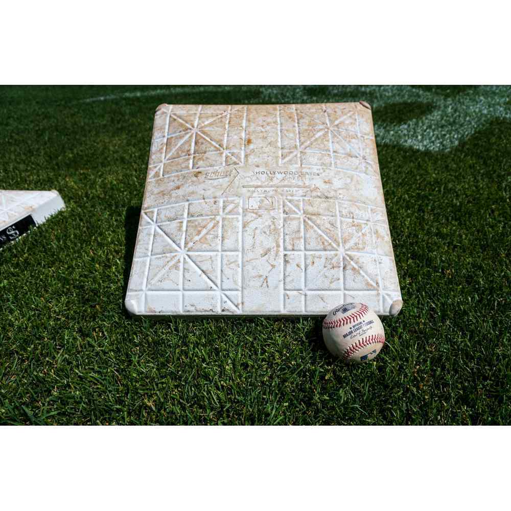 Game-Used Base and Baseball from Jose Abreu's Hit-for-the-Cycle Game on ...