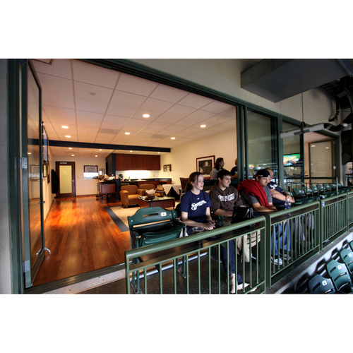 Brewers Club Suite | Milwaukee Brewers Auctions