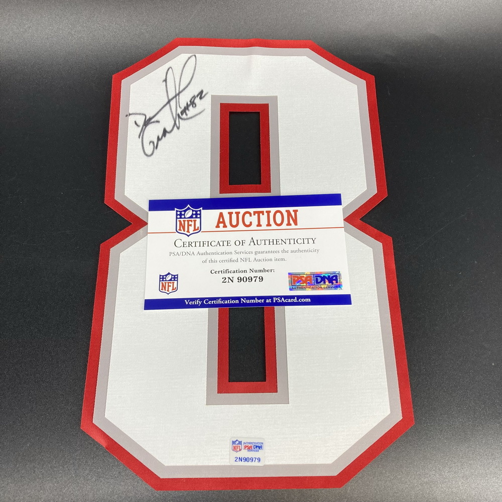 NFL Auction | NFL - Patriots Daniel Graham Signed Jersey Number