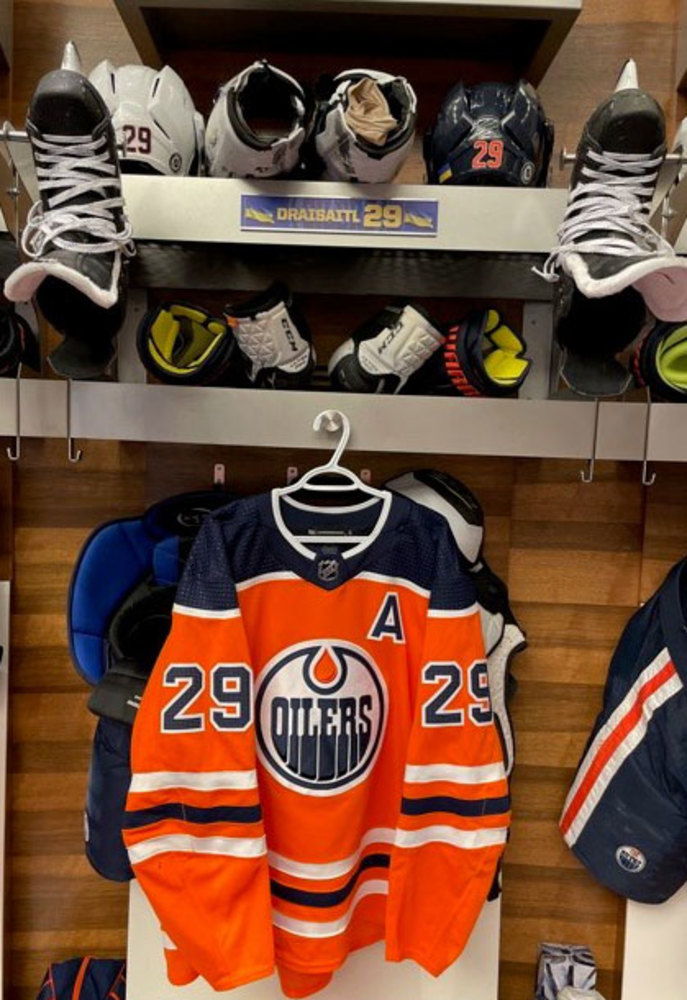 Complete Set Of 25 Edmonton Oilers Used Locker Room Stall Nameplates ...