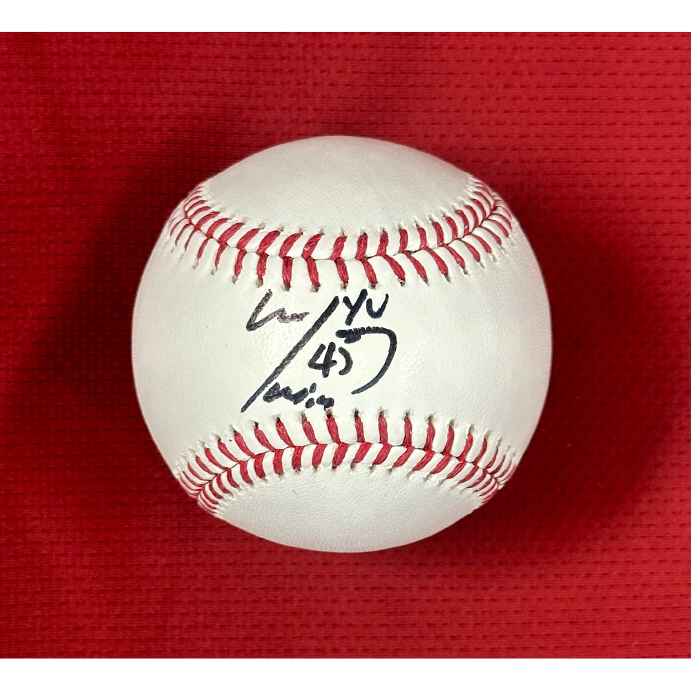 Yu-Min Lin Autographed Baseball | Arizona Diamondbacks Auctions