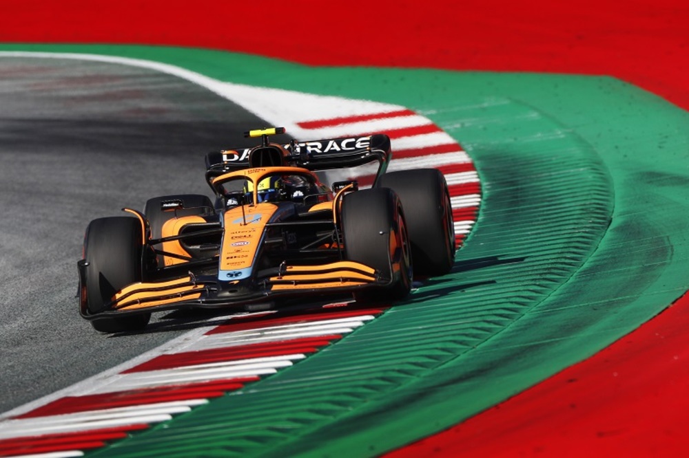 McLaren VIP Experience at Singapore: Friday Practice | 希尔顿荣誉客会积分竞拍