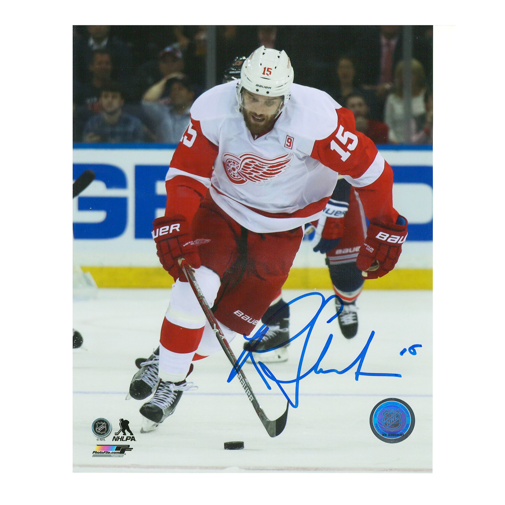 RILEY SHEAHAN Signed Detroit Red Wings 8 X 10 Photo - 70419 - NHL Auctions