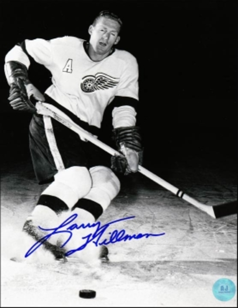 Larry Hillman Detroit Red Wings Autographed 8x10 Photo - NHL Auctions