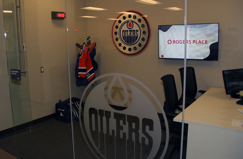 2016-17 Edmonton Oilers Locker Room Custom Puck Display With Game Pucks ...