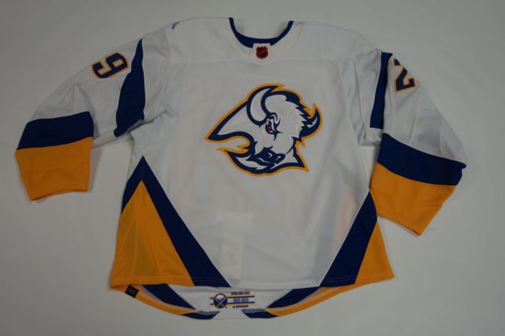 Vinnie Hinostroza 2022-23 Buffalo Sabres Set 1 Reverse Retro Jersey ...