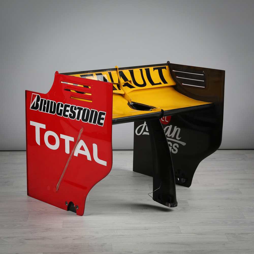 Renault F1 Team 2010 R30 Rear Wing Assembly | F1 Authentics