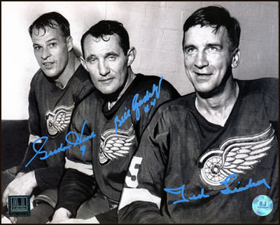 GORDIE HOWE, GADSBY & TED LINDSAY Triple-Signed 16x10 Photo - NHL Auctions