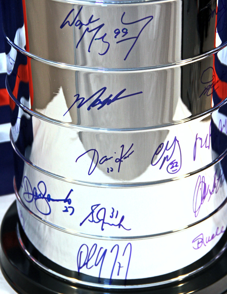 1984 Edmonton Oilers Stanley Cup Champions Team Signed 25" Replica ...
