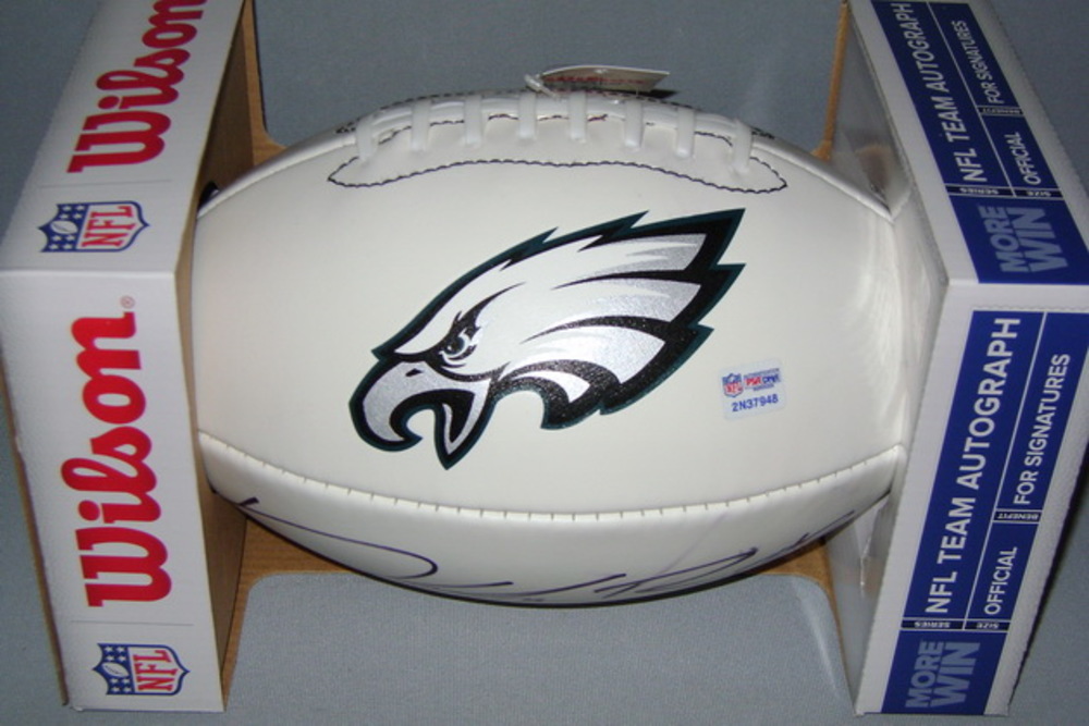 NFL Auction | EAGLES - KENJON BARNER SIGNED PANEL BALL (SMUDGED SIGNATURE)