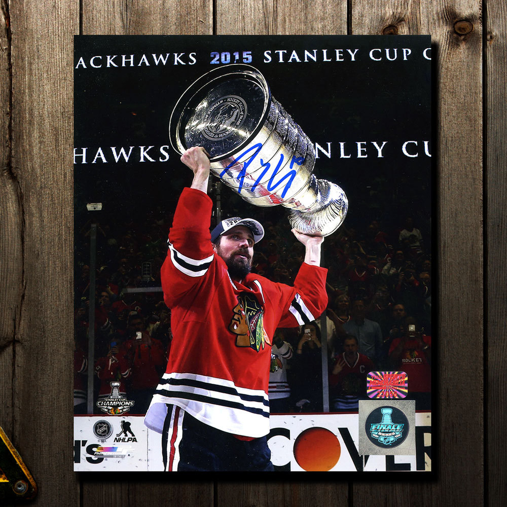 Patrick Sharp Chicago Blackhawks Autographed 8x10 - NHL Auctions